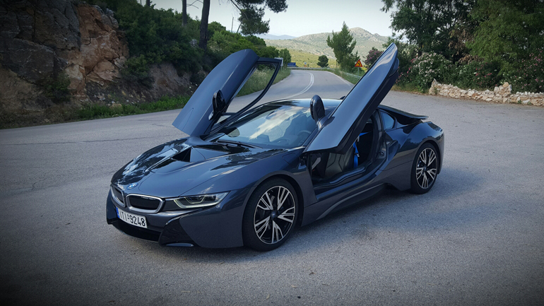 Ο 1.500άρης κινητήρας του BMW i8 βραβεύτηκε ως ο κορυφαίος στην κατηγορία του - Zougla